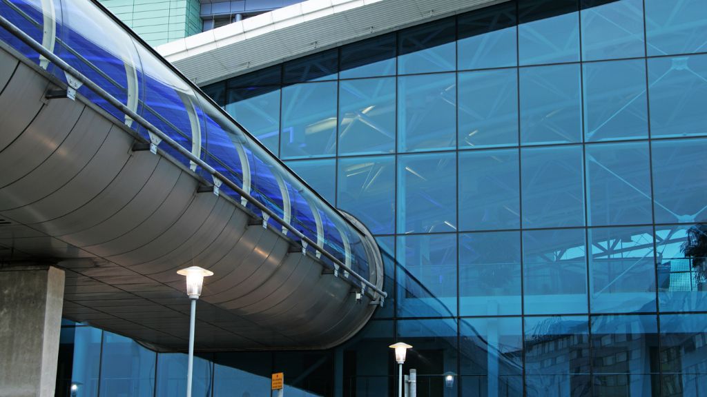 Airports in the UK by direct flight routes - Directflights.com